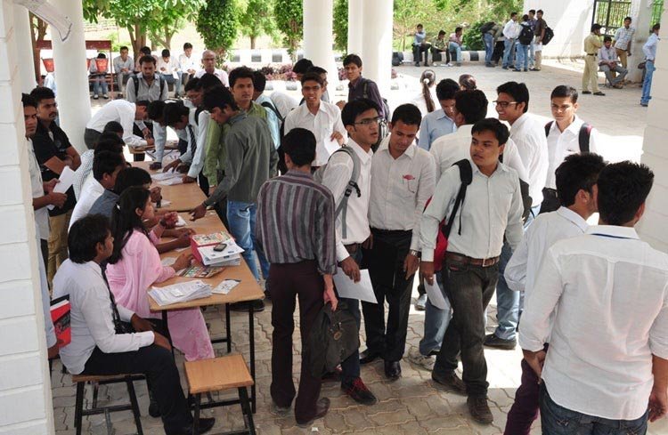 127 students received offer letters in College Job Fair Udaipur